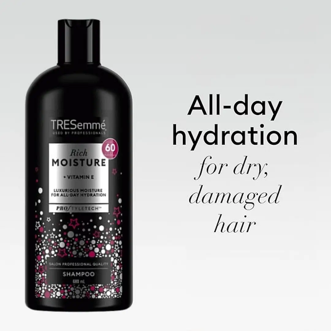 TRESemmé Rich Moisture + Vitamin E Shampoo 680ml